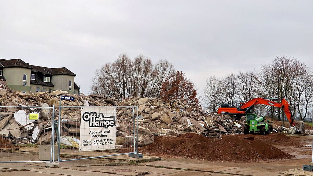Wohnblöcke in Parey werden abgerissen