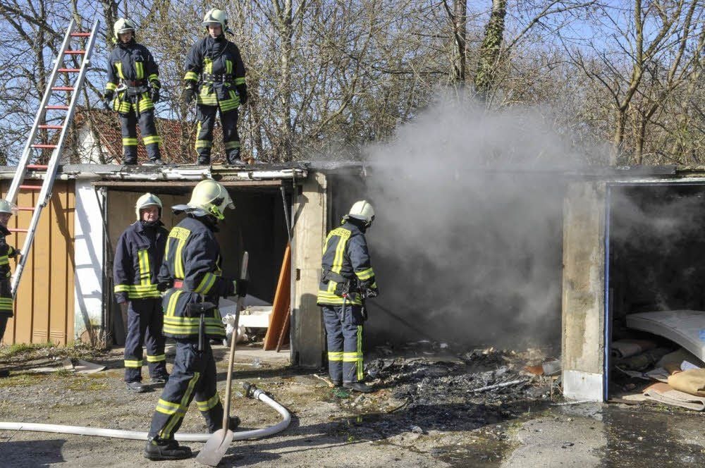 Brand in Geuz: Feuer in einer nicht mehr genutzten Garage