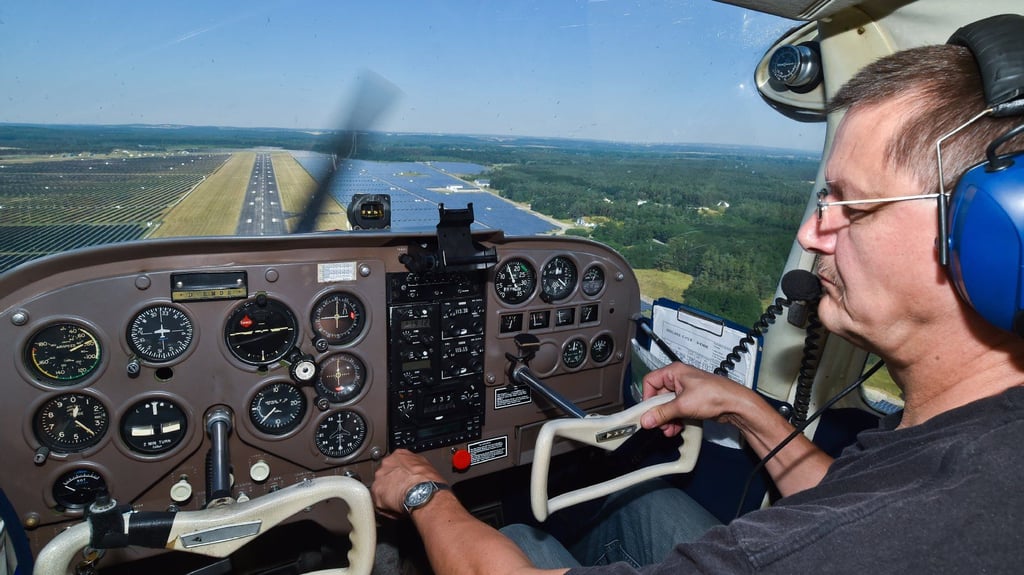 Fliegen ist sein Leben: Fliegen ist sein Leben: Volker Dabow war der ...