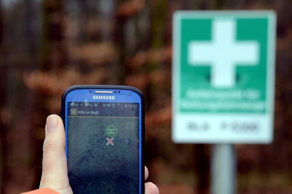 Hilfe im Wald : Diese neue App kann im Burgenlandkreis Leben retten