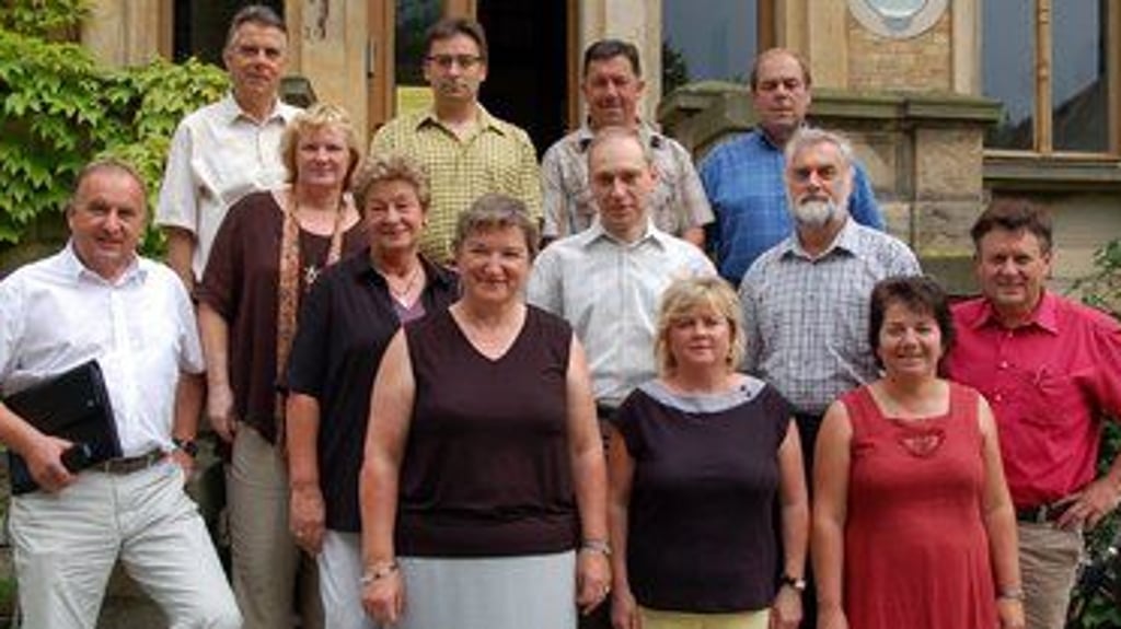 Reiner Olbrich bleibt Edith Hüttners Stellvertreter