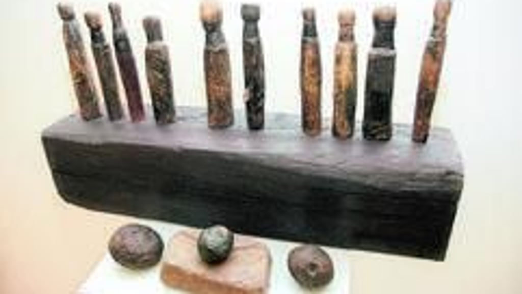 Raunen, wispern und weben