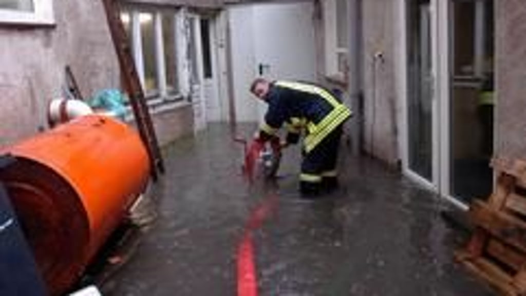 Starkregen setzt Keller unter Wasser