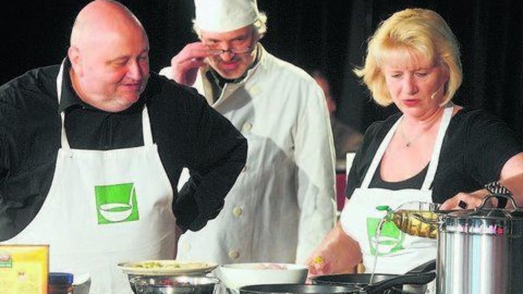 Halle: Halle: Magnifizenz kocht Hühnchencurry