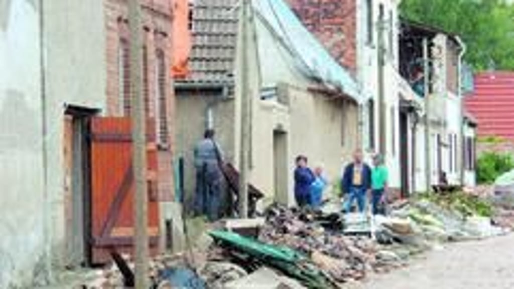 Ein Jahr nach dem Tornado in Micheln: Ein Jahr nach dem Tornado in ... Ein Jahr nach dem Tornado in Micheln: Ein Jahr nach dem Tornado in ...