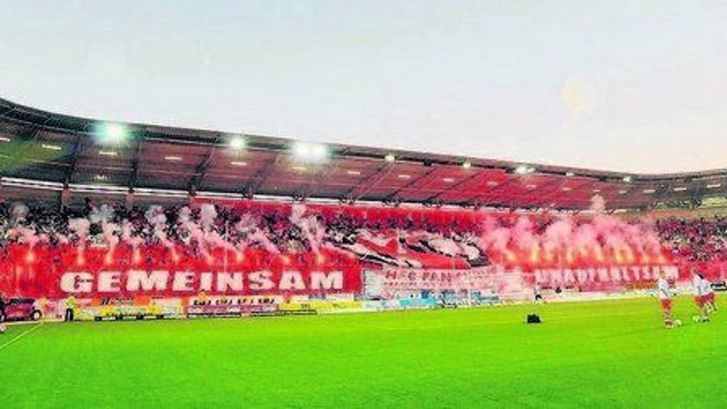 Fußball: Fußball: Der HFC erlebt einen ersten Stadion-Boom