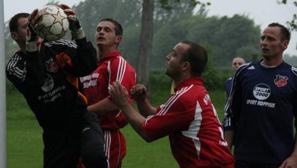 Hecklingens Trainer Michael Gehrke markiert vier Treffer in Folge