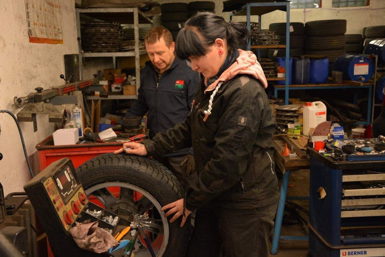 Frau Odenbach wird Schrauberin