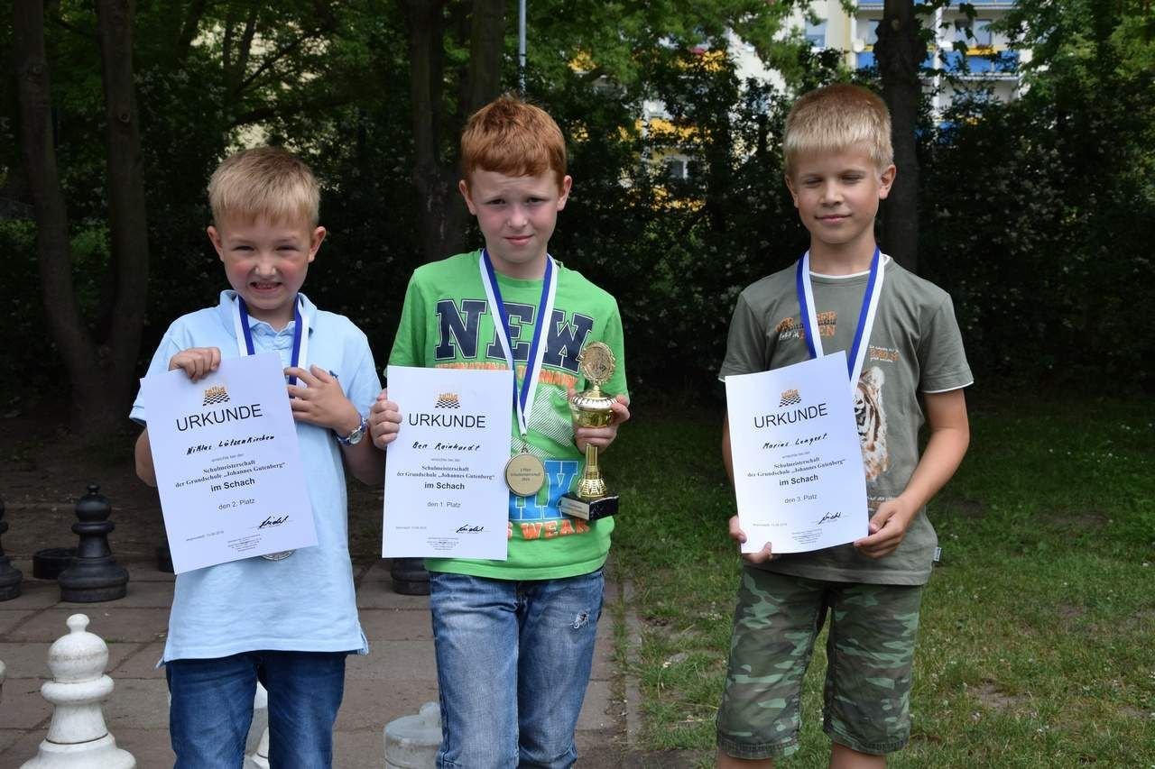 Ben Reinhardt gewinnt Schachturnier