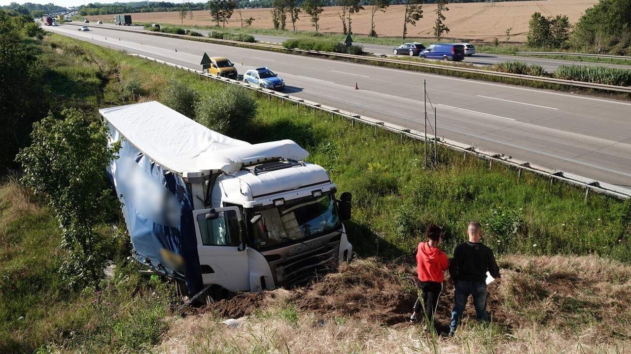 Lkw-Unfall nach Sekundenschlaf auf der A2
