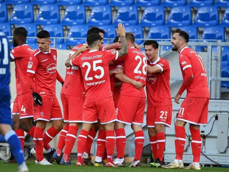 Erster Auswärtssieg: Düsseldorf beendet Erfolgsserie des KSC