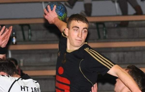 Paul Niemann hält den Sieg fest