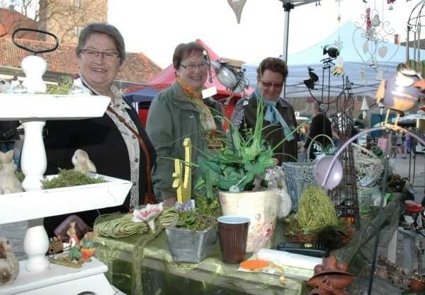 Von den Blumen bis zur Wurst reicht das bunte Angebot