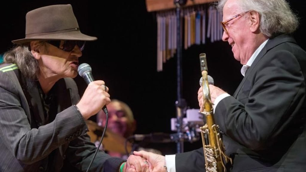 «Der Greis ist heiß»: Lindenberg singt für Doldinger
