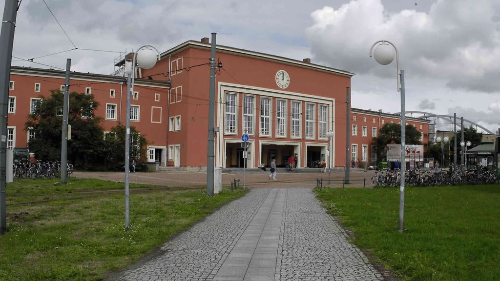Defekte Leitung: Defekte Leitung: Wasserdampf sorgt für ...