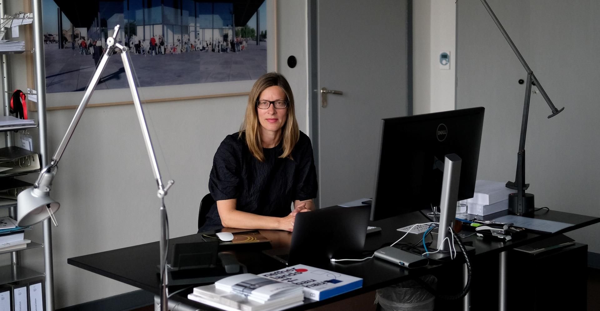 Direktorin geht in die Schweiz: Direktorin geht in die Schweiz ...