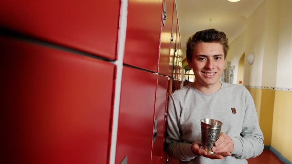 "Cantor-Preis" nach 34 Olympiaden: "Cantor-Preis" nach 34 Olympiaden: Wie 18-jähriges ...