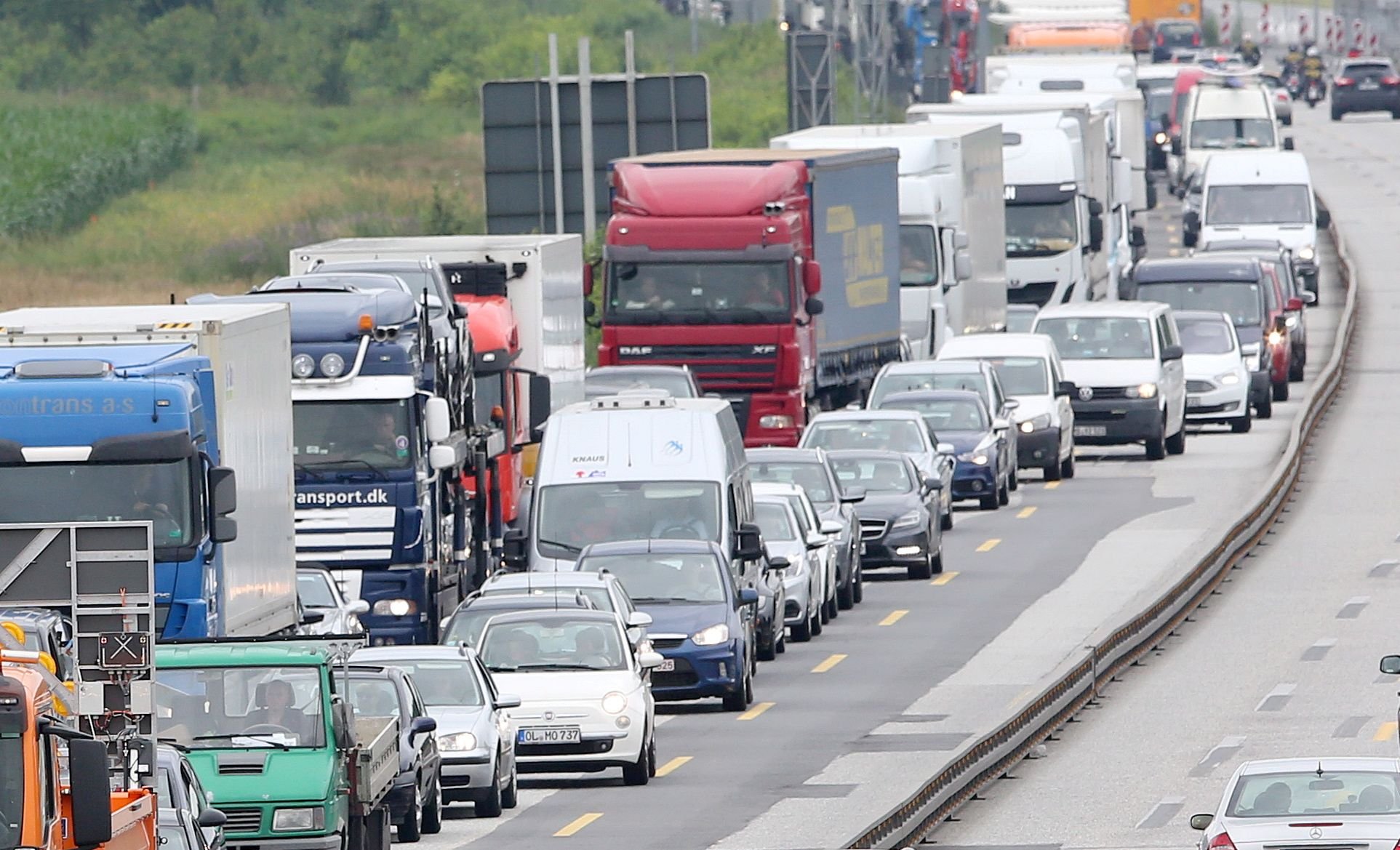 A9 bei Bitterfeld: A9 bei Bitterfeld: Transporter mit Panne sorgt für ...