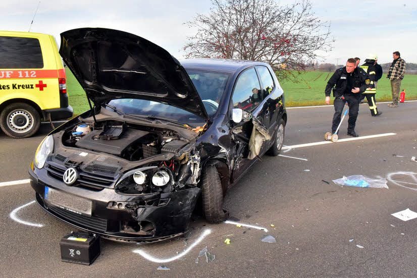 Unfall auf der B91: Unfall auf der B91: Fahrerin wird schwer verletzt