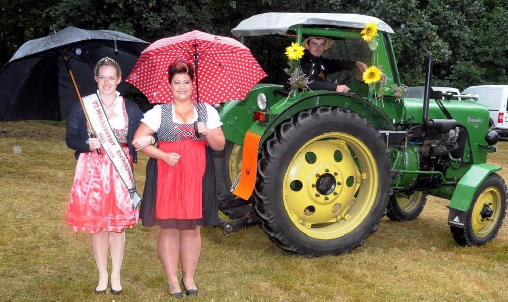 Heidefest : Heidefest : Mit dem Traktor zur Kürung