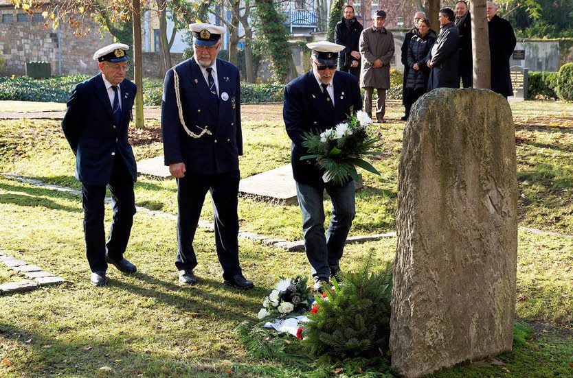 Volkstrauertag: Volkstrauertag: Merseburg gedenkt der Opfer von Krieg und Verfolgung