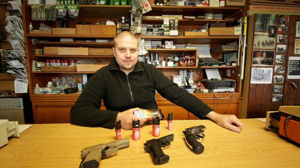 Waffenhändler in Zeitz: Waffenhändler in Zeitz: "Die können sie vom ...