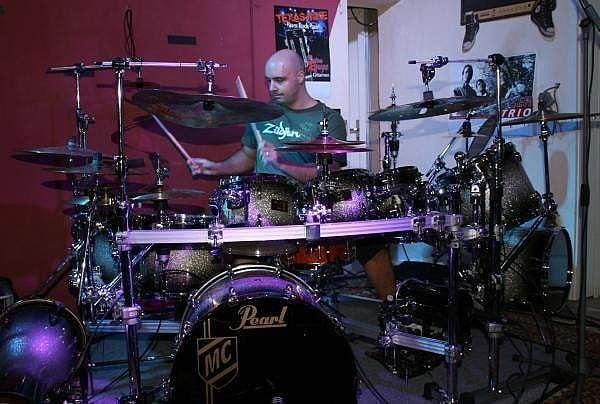 Czenia spielt ein 40-Minuten-Solo