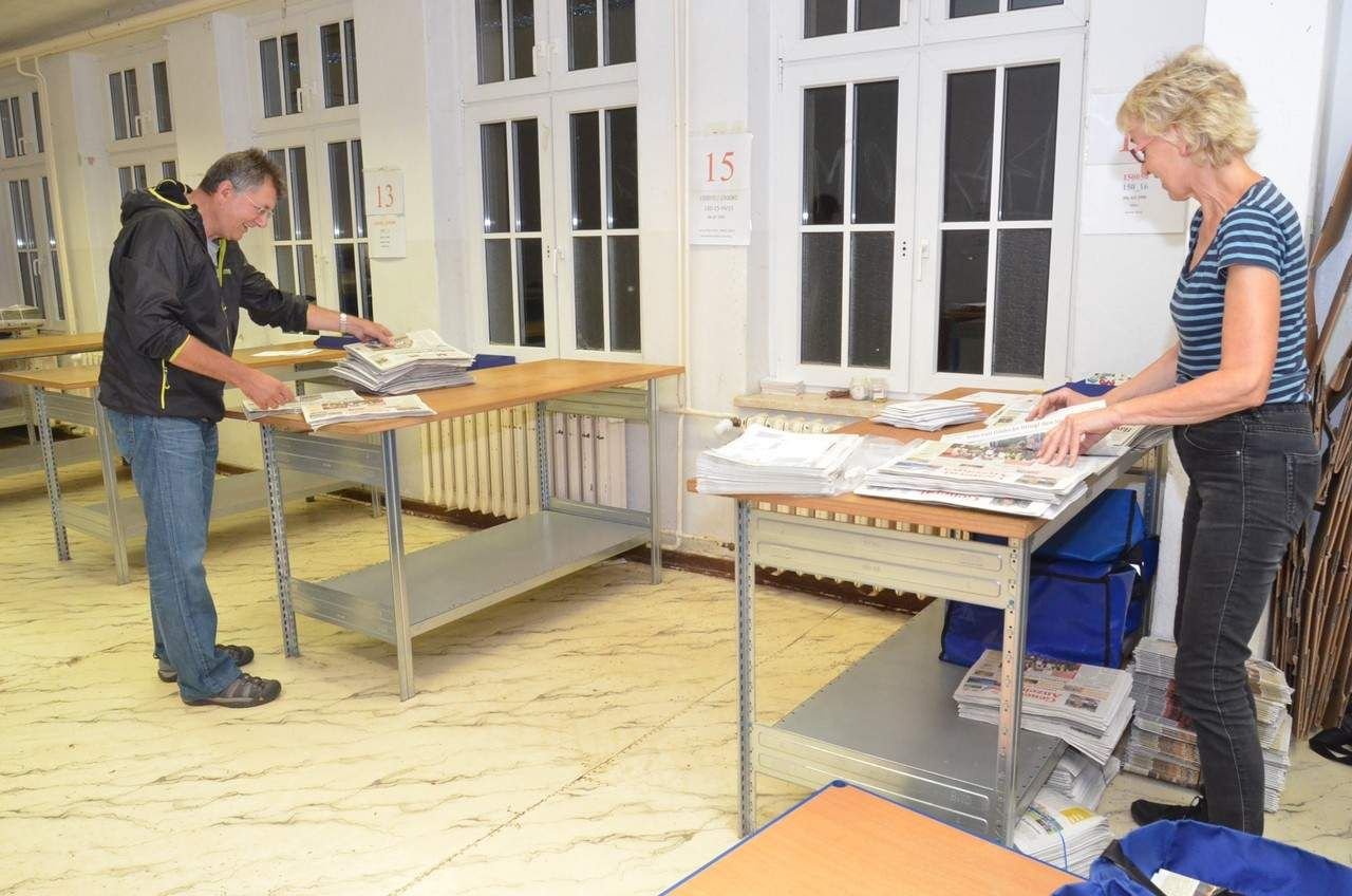 Reporter wird zum Zeitungs-Zusteller