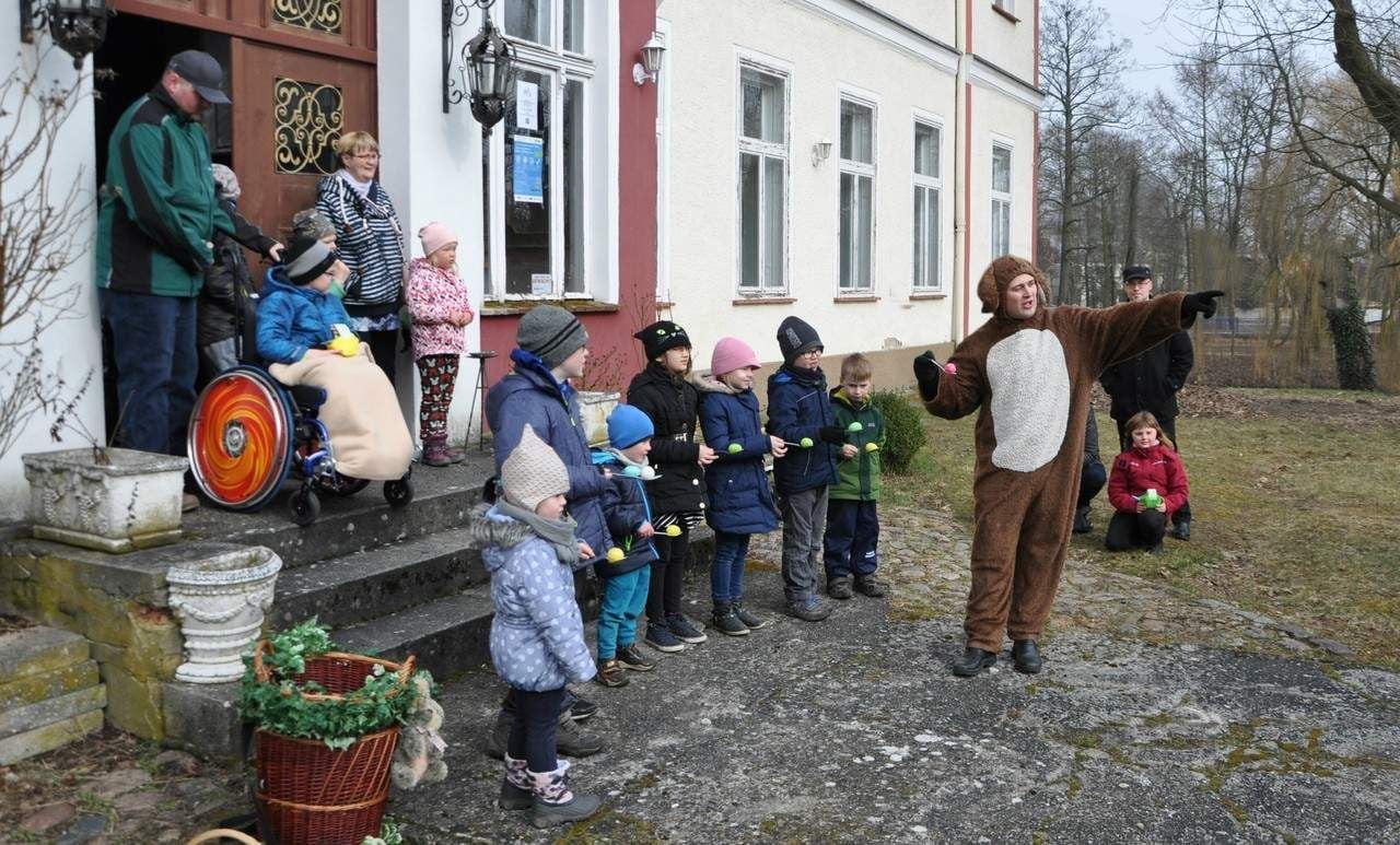 Eierlaufen mit dem Osterhasen