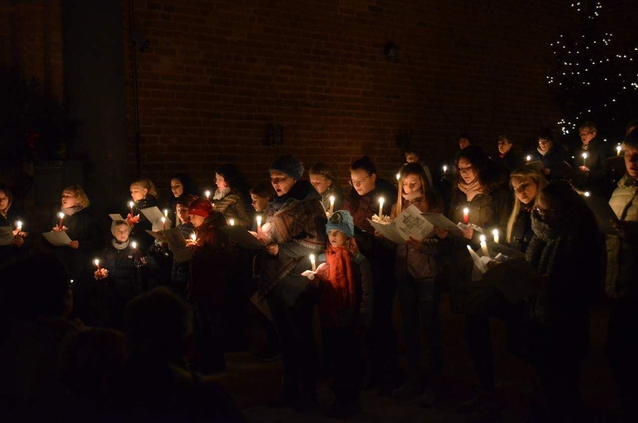 Quempas unter neuem Kirchendach