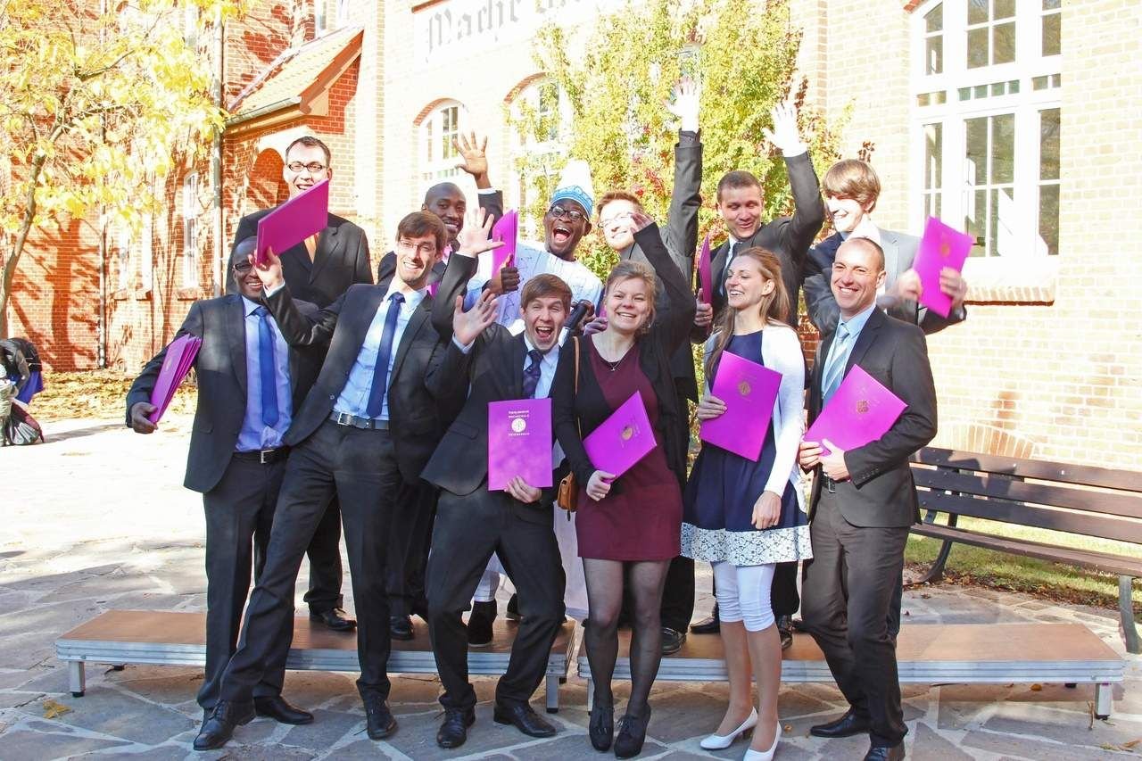 Absolventen in Friedensau verabschiedet