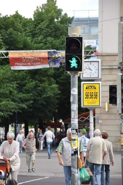 Ein Herz für die Magdeburger Ampelfrau