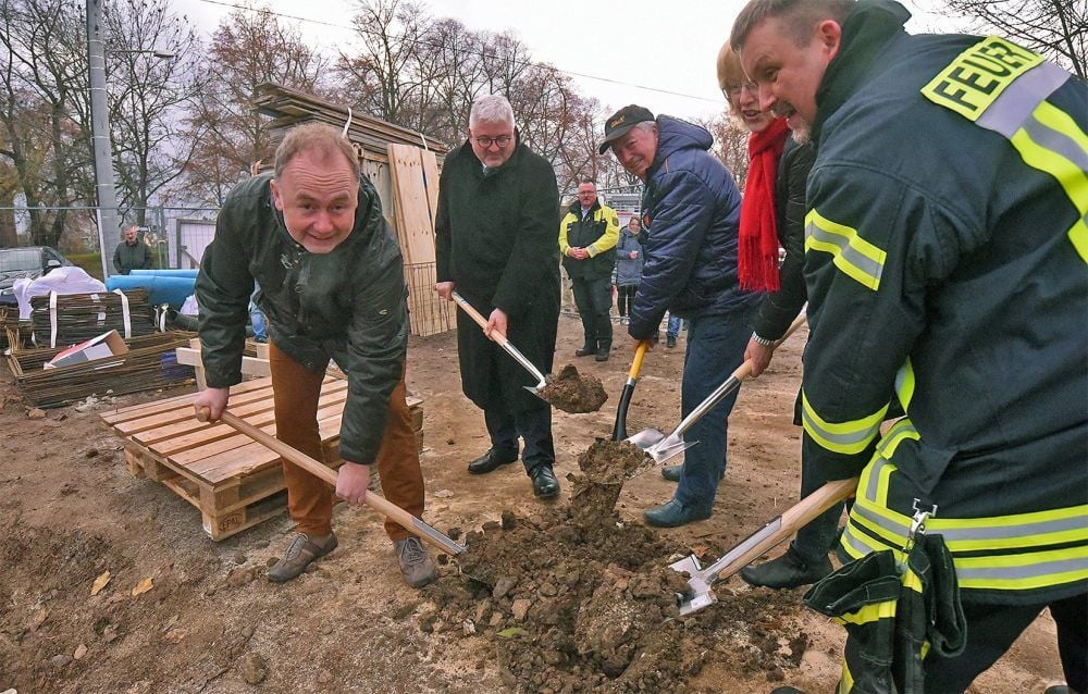 Spatenstich: Frose Stadt Seeland bekommt modernes Feuerwehrgerätehaus ...
