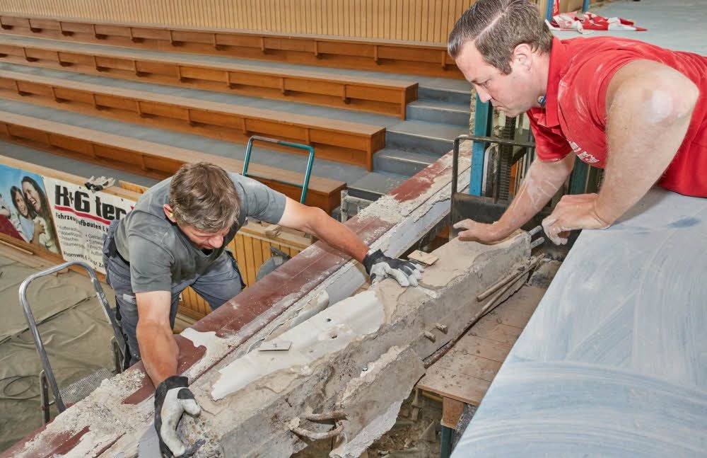 Sporthalle in Bernburg: Sporthalle in Bernburg: Mauerbau für den ...