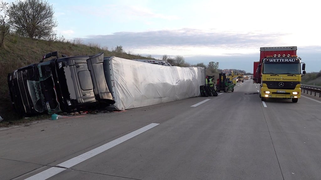 A14 zwischen Magdeburg und Halle nach Lkw-Unfall wieder frei befahrbar
