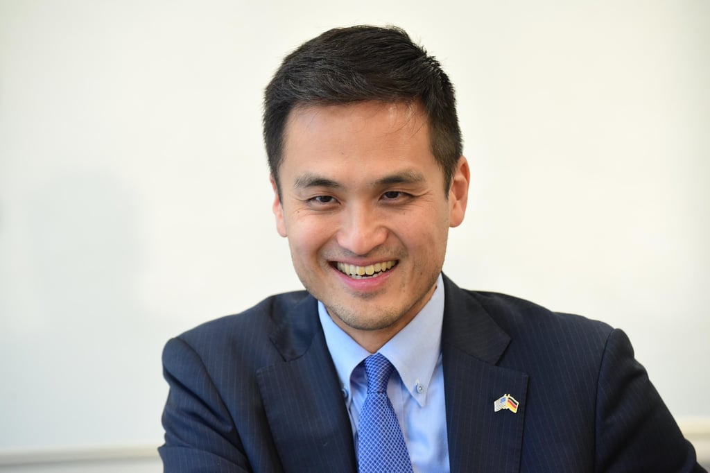 US-Konsulat schafft Drähte nach Amerika