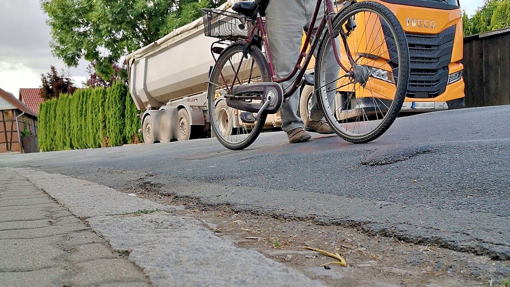 Straßenbau: Stolperstellen und fehlende Gehwege: Rohrsheimer ...
