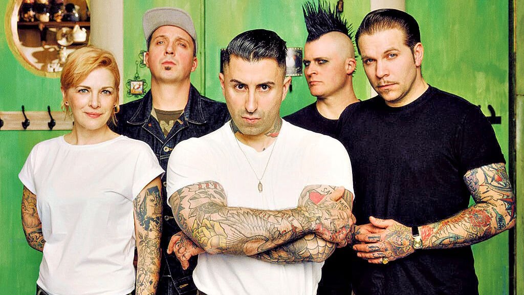 Punkrock aus Düsseldorf: „Alles wird wieder ok“: Broilers-Frontmann Sammy Amara im Interview