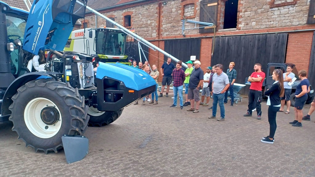 Entdeckertag der Landjugend: Neuen „Biomethan-Traktor in Nelben dentdeckt