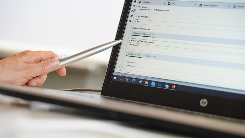 Chatten und Co.: Viele Menschen wünschen sich digitalen Kontakt zu Behörden