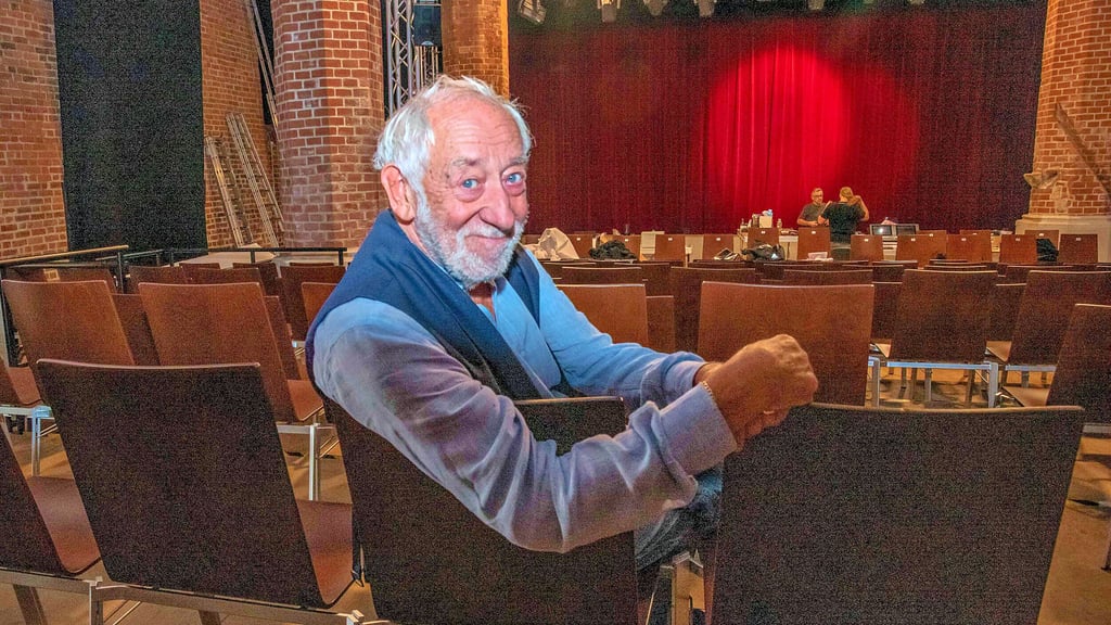 Dessau: Dieter Hallervorden eröffnet sein Mitteldeutsches Theater in ...