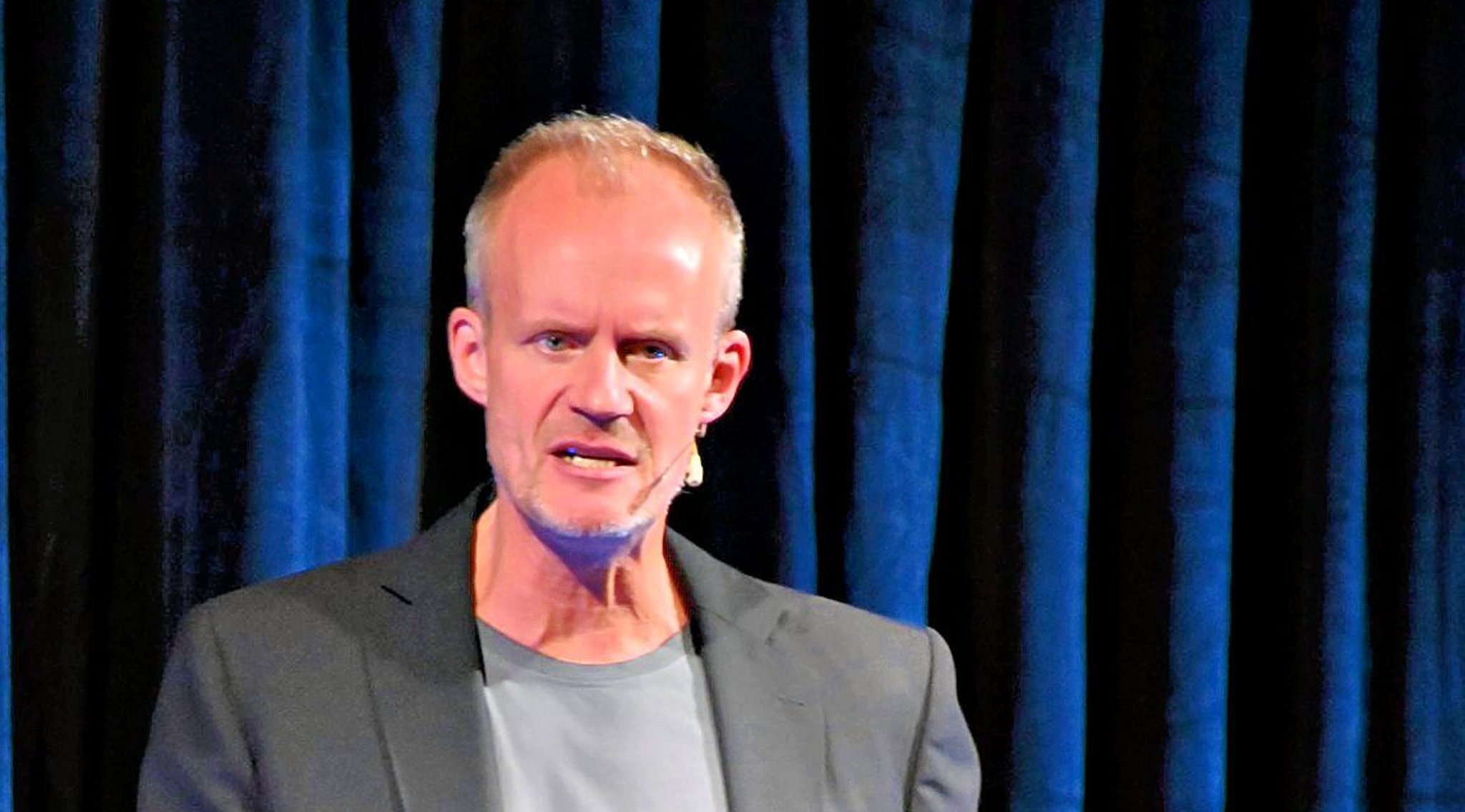 Kabarett: Max Uthoff: „Dieser Pazifismus hat es schwer“