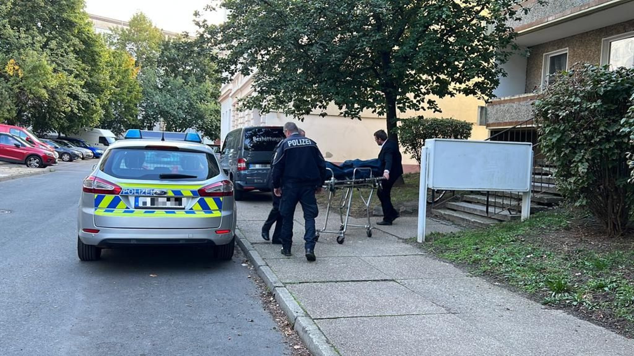 Magdeburg: Mögliches Tötungsdelikt: Blutüberströmter Mann gefunden