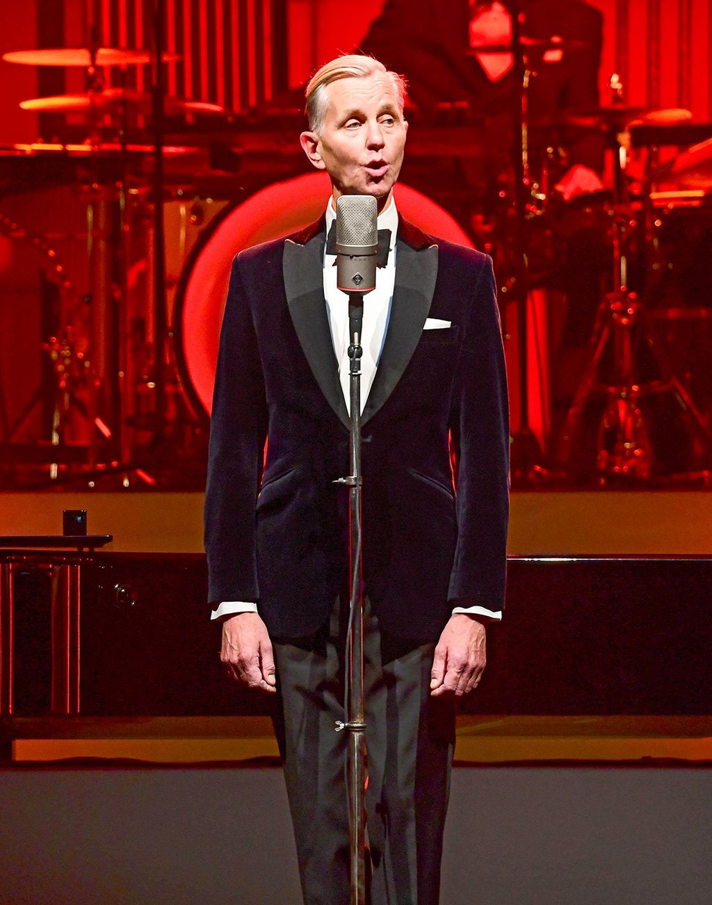 Konzert in Dresden: Warum Max Raabe froh, ist auf der Bühne nicht ...