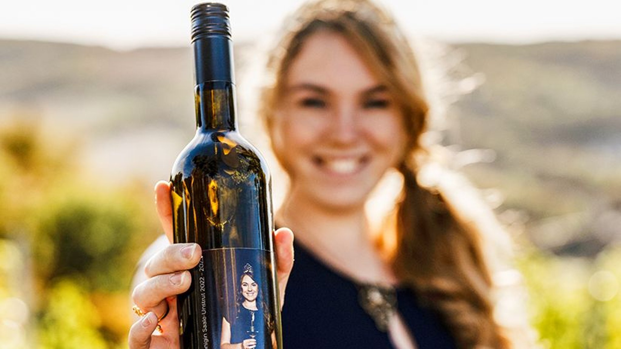 Saale-Unstrut-Wein: Weinkönigin aus Mücheln präsentiert ihren Wein