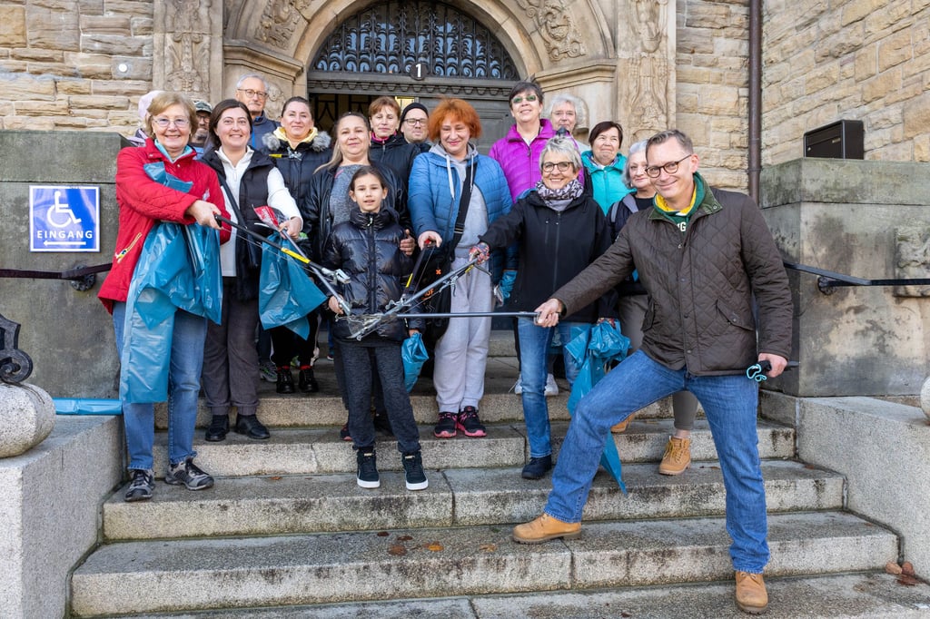 Arbeitseinsatz: Zeitzer putzen ihre Stadt