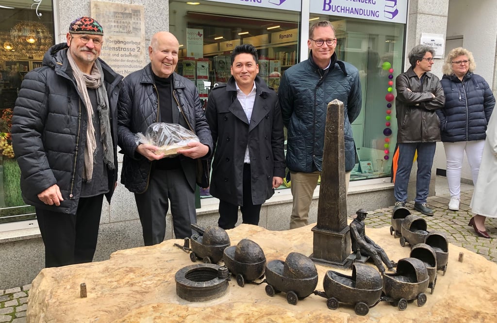 Erinnerung an Kinderwagenzug in Zeitz: Wo alles begann: Plastik in der Zeitzer Judenstraße ...