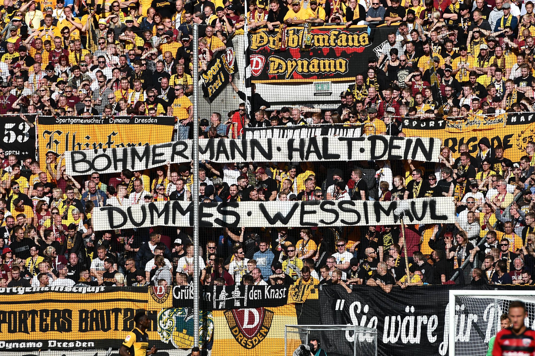 Jan Böhmermann lästert über RB Leipzig vor Tour-Start