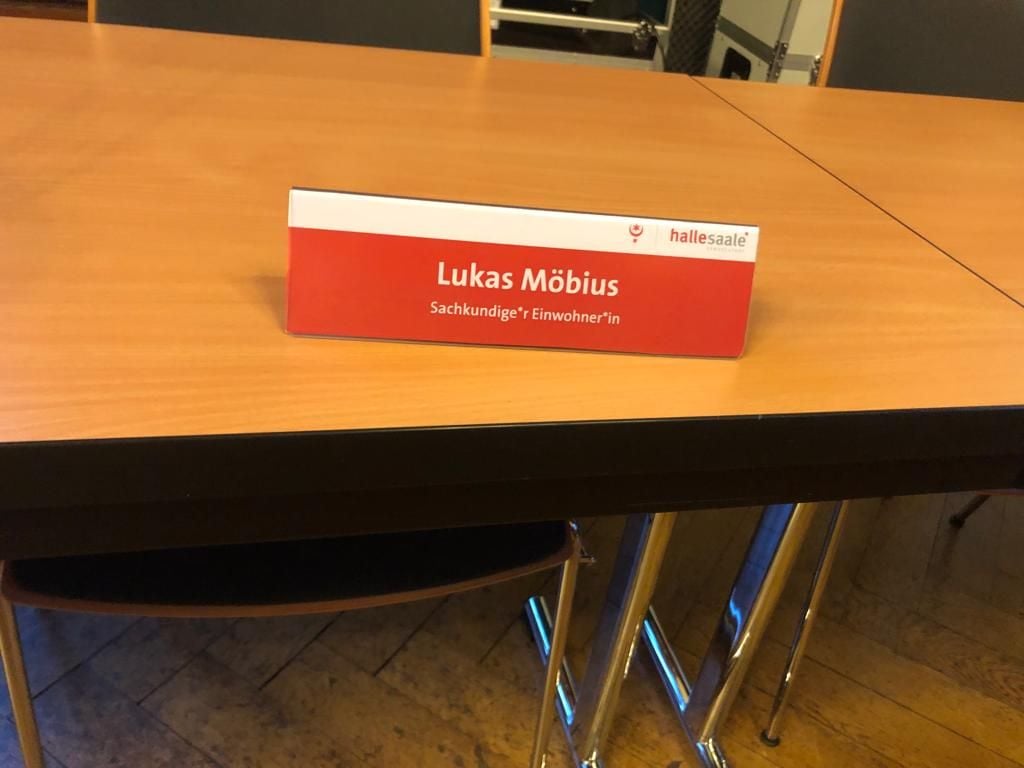 Gendern und geschlechtsneutrale Sprache: Redepult anstatt Rednerpult ...