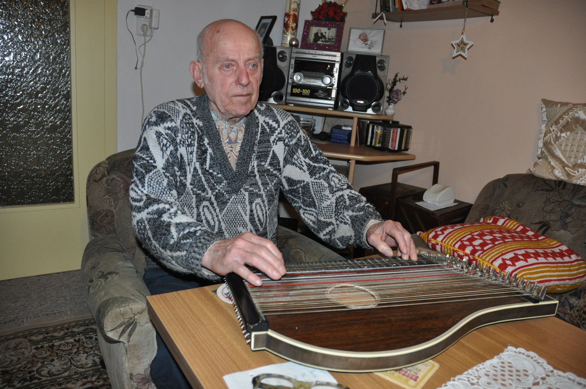 Weihnachtliche Klänge: Bei wem in Jerchel die Zither erklingt